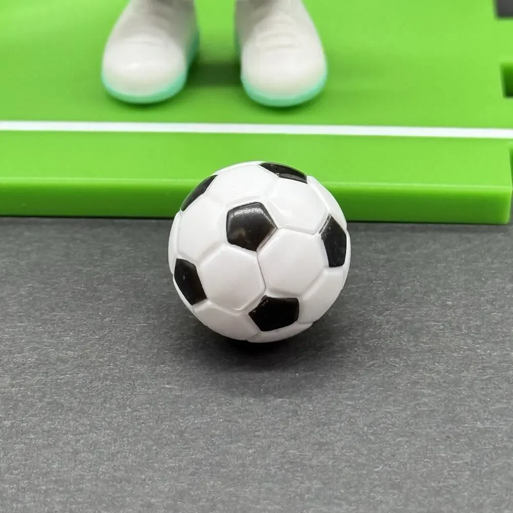Zuru Ballers Mini Brands | Toys | Zuru 226 Ballers Series Fifa World ...